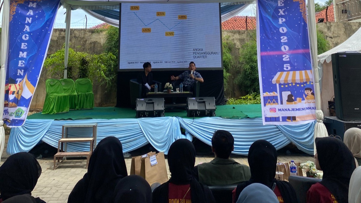 Manajemen Expo 2025 Day 1: Penguatan Career Path bagi Mahasiswa Program ...